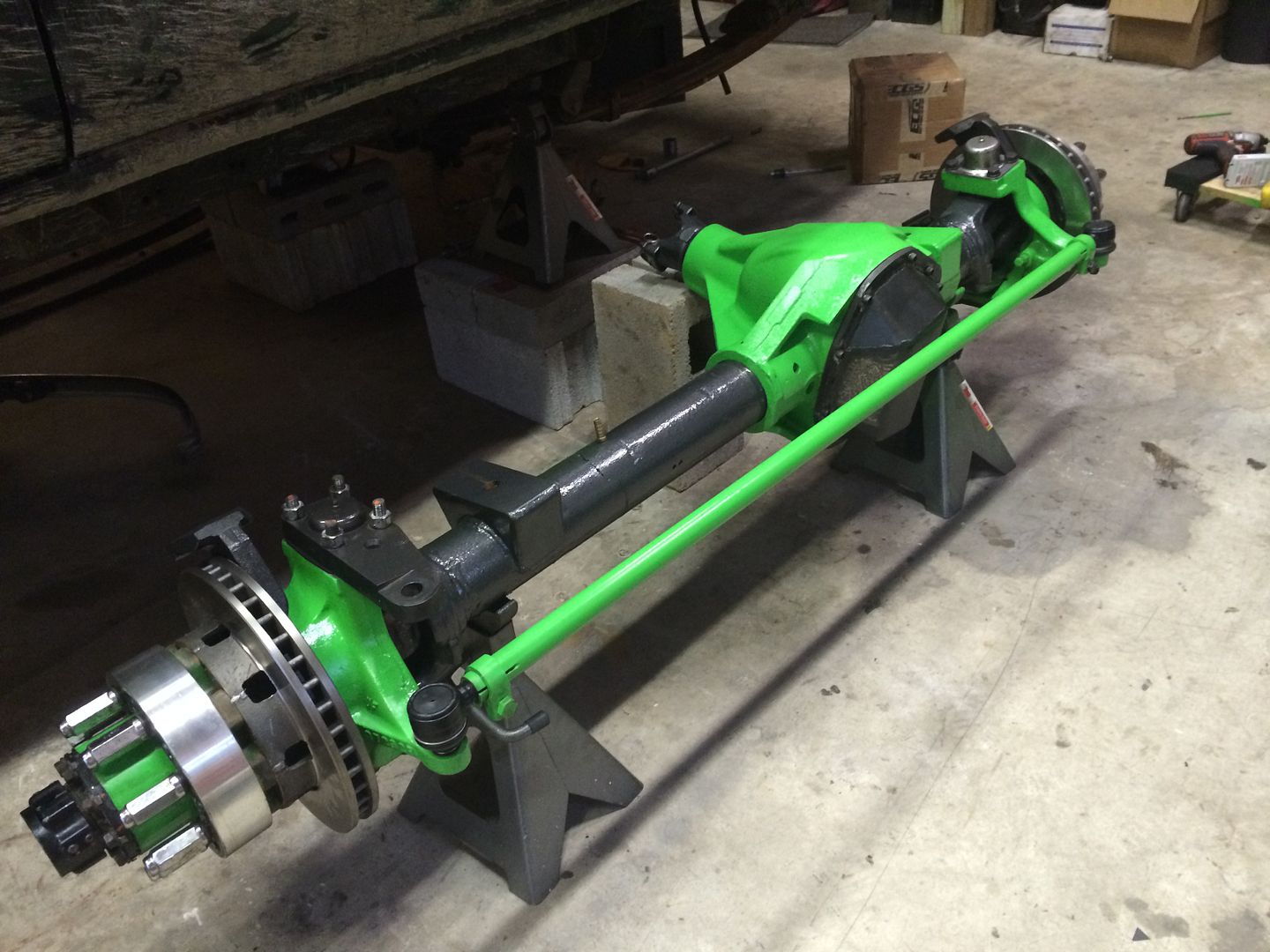 Solid axle Duramax Dana 80 on 40s | Pirate 4x4