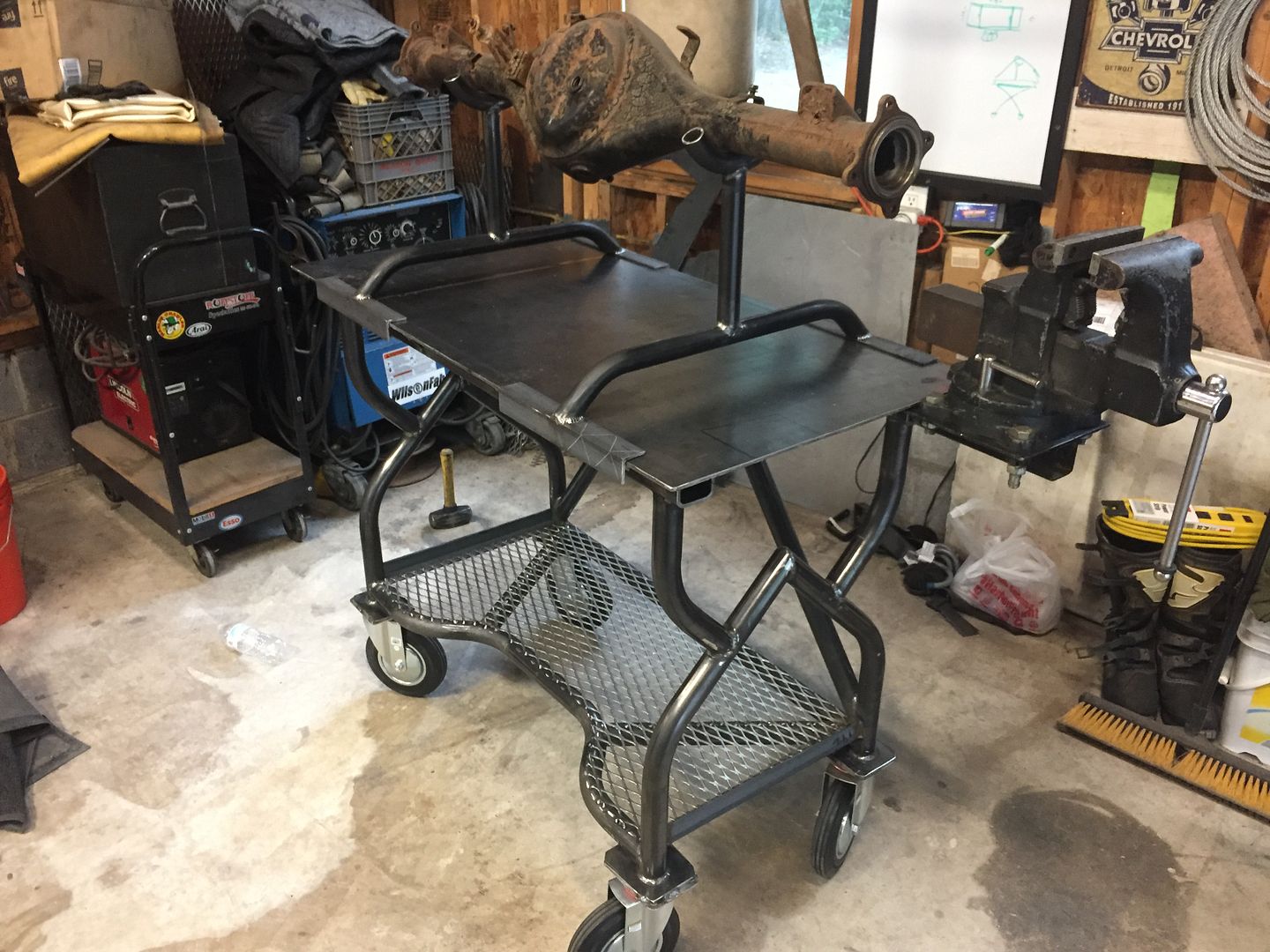 Fab and differential table; small shop, big dreams | Pirate 4x4