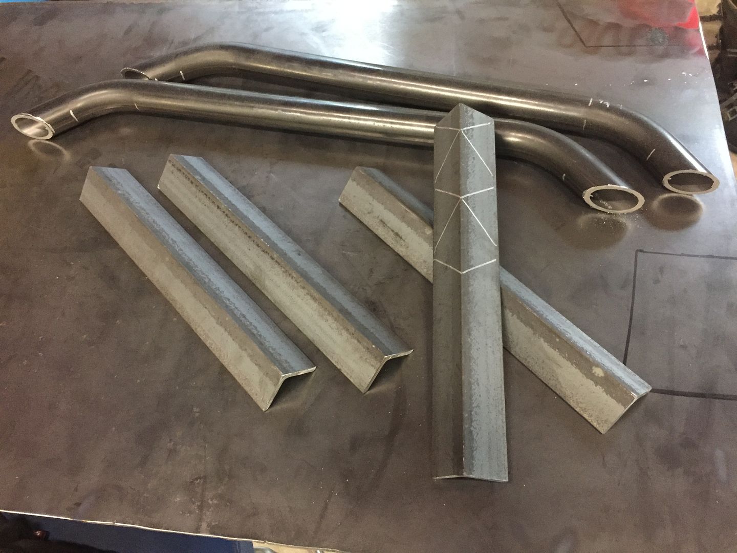 Fab and differential table; small shop, big dreams | Pirate 4x4